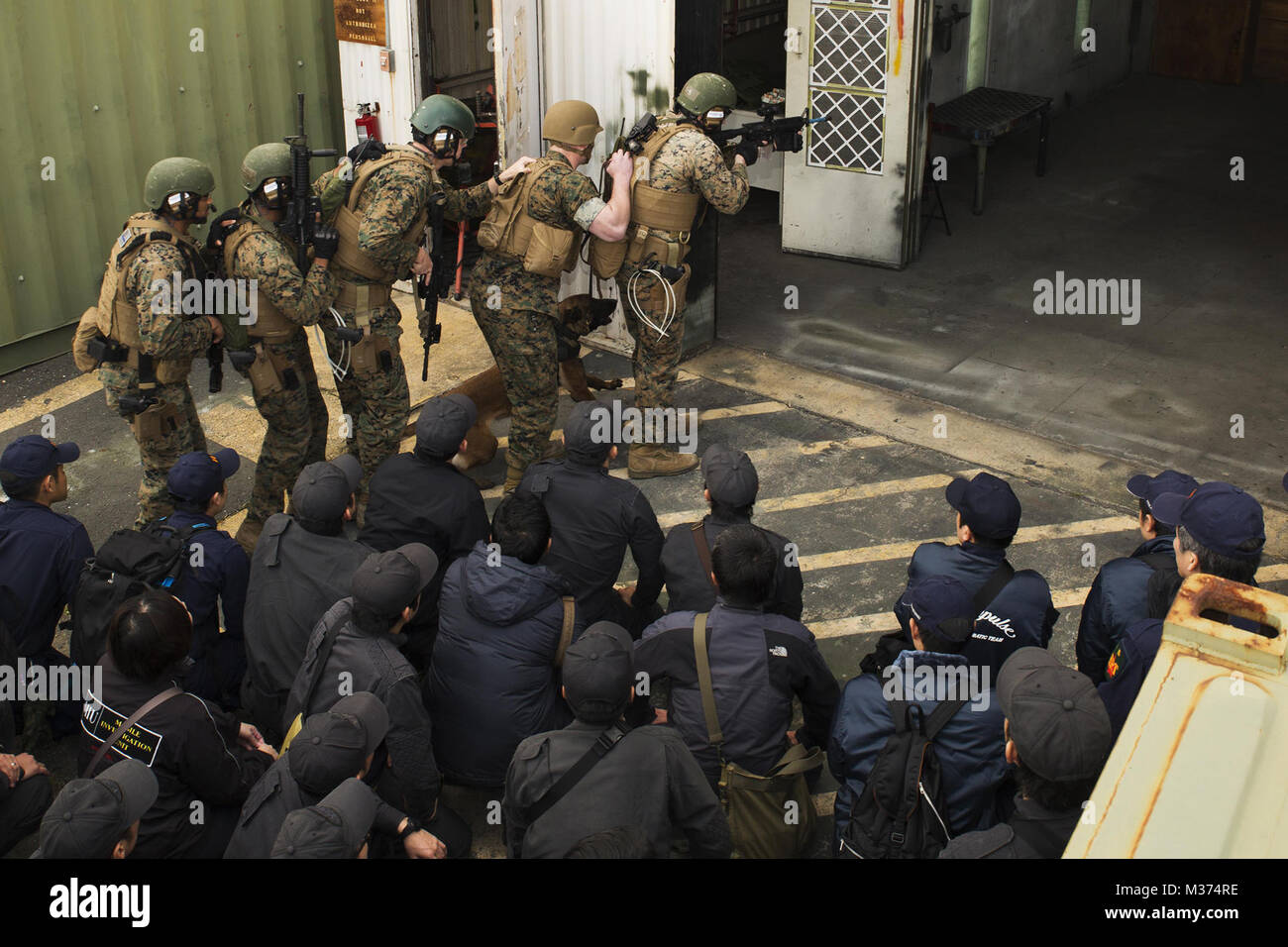 U.S. Marines demonstrate room-clearing techniques for Japanese police ...