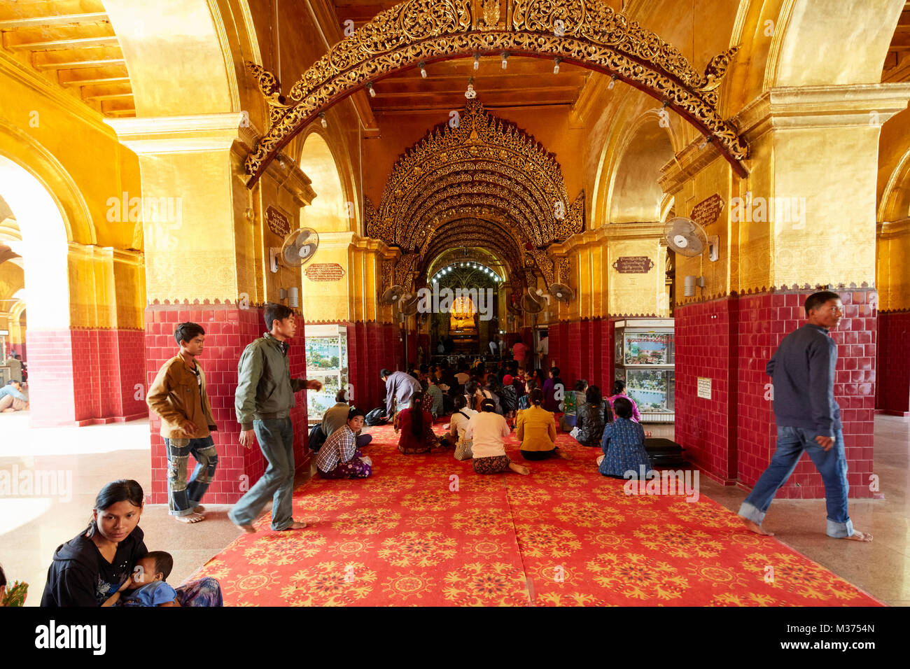 Mahamuni Buddha Temple (Mahamuni Pagoda), Mandalay, Myanmar (Burma ...