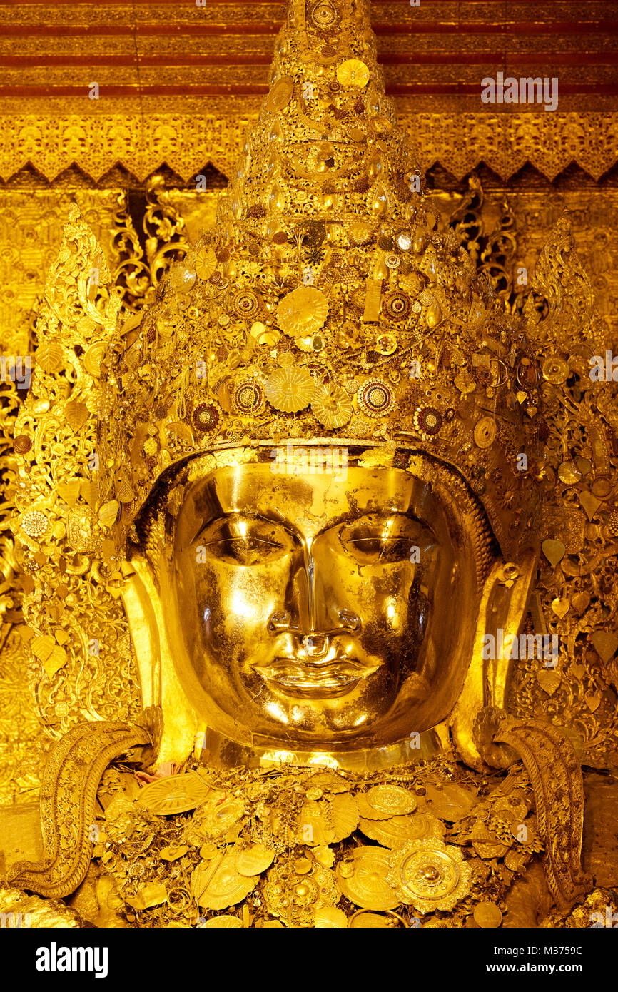 Mahamuni Buddha Temple (Mahamuni Pagoda), Mandalay, Myanmar (Burma ...
