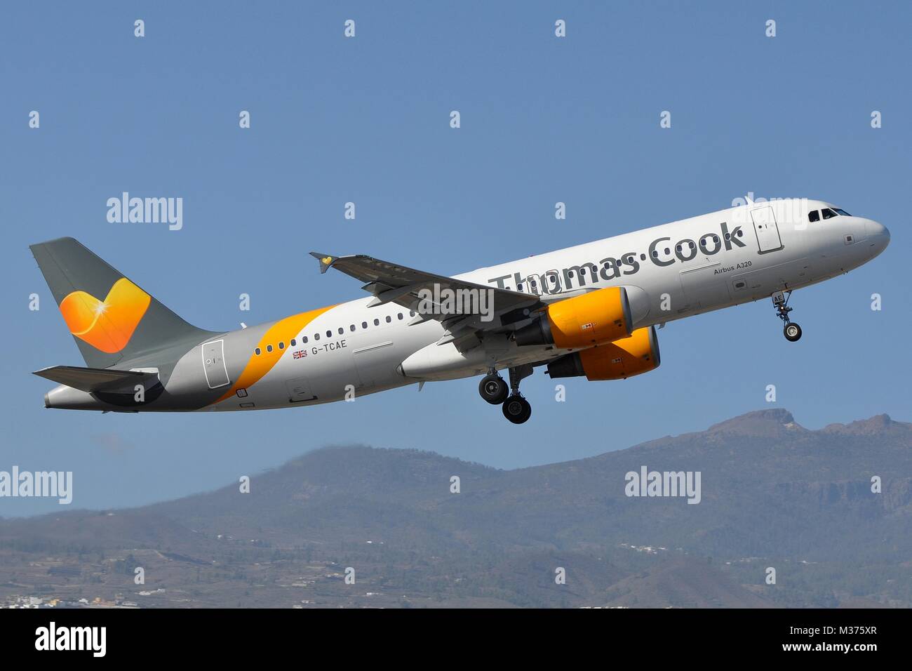 Thomas cook airbus a320 hi-res stock photography and images - Alamy