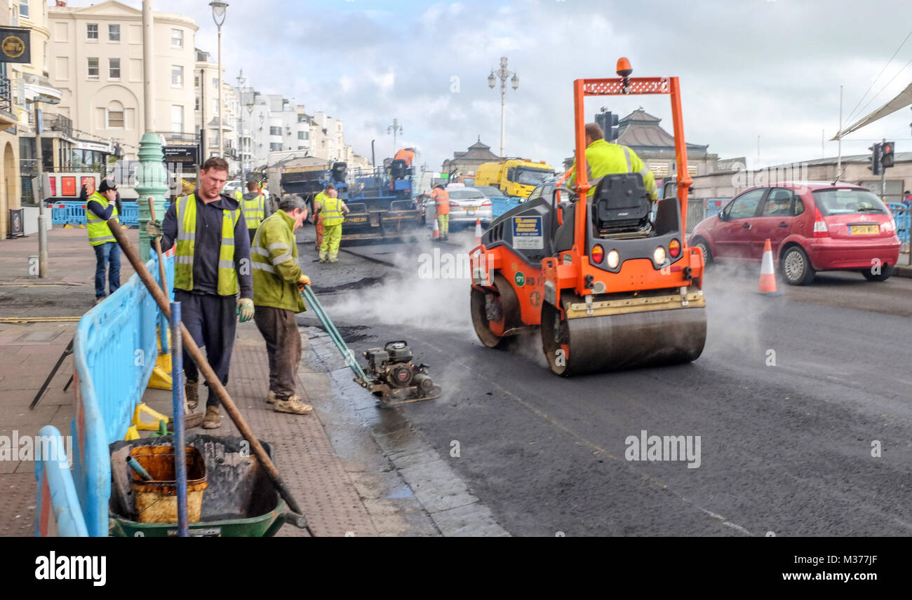 Roadworkers uk hi-res stock photography and images - Alamy