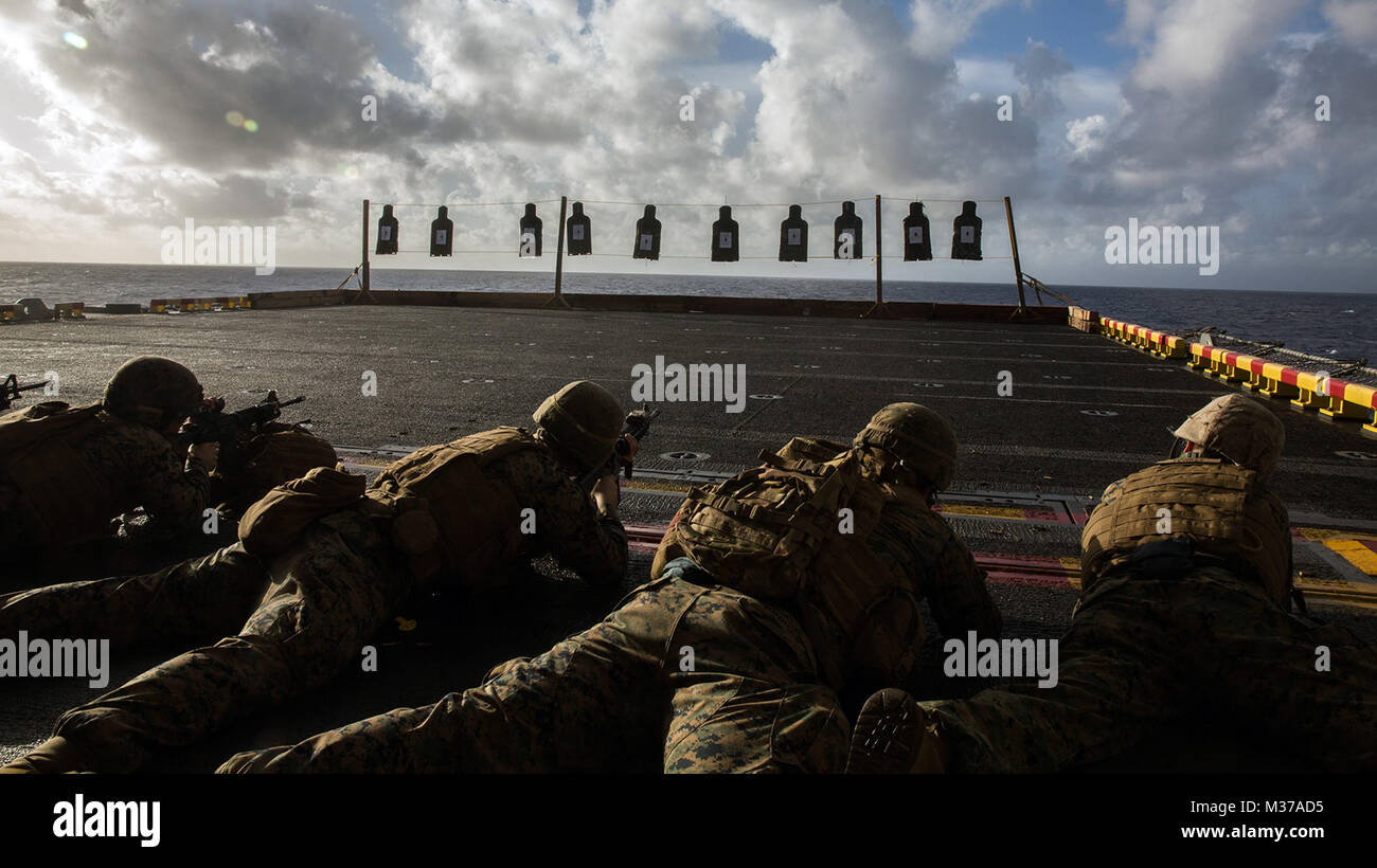 USS MAKIN ISLAND, Pacific Ocean (October 30, 2016) - Marines with the ...