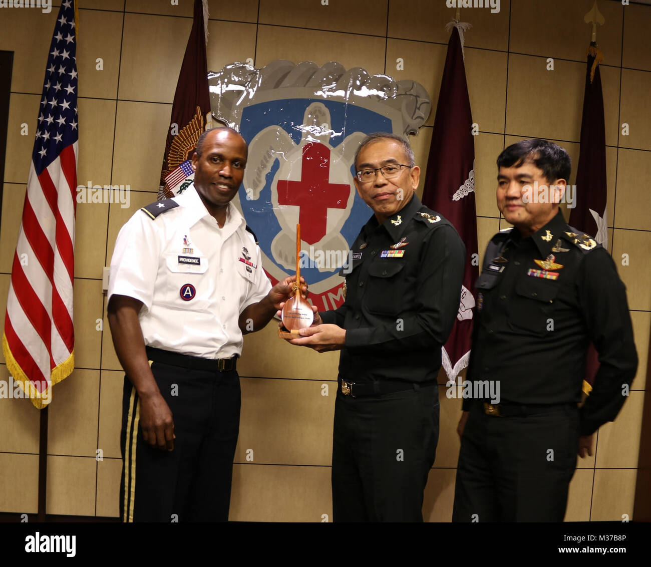 Royal Thai Army surgeon general meets with Regional Health Command ...