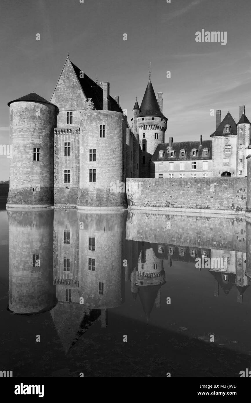 Chateau de sully hi-res stock photography and images - Alamy