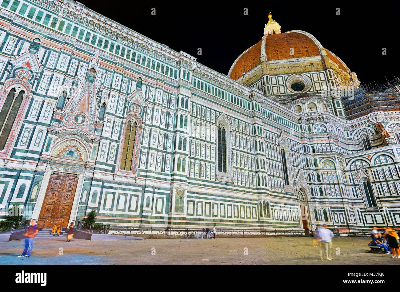 View of the Florence Cathedral in Florence at night Stock Photo - Alamy