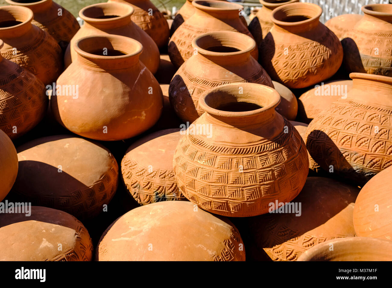 Earthenware clay pottery hi-res stock photography and images - Alamy
