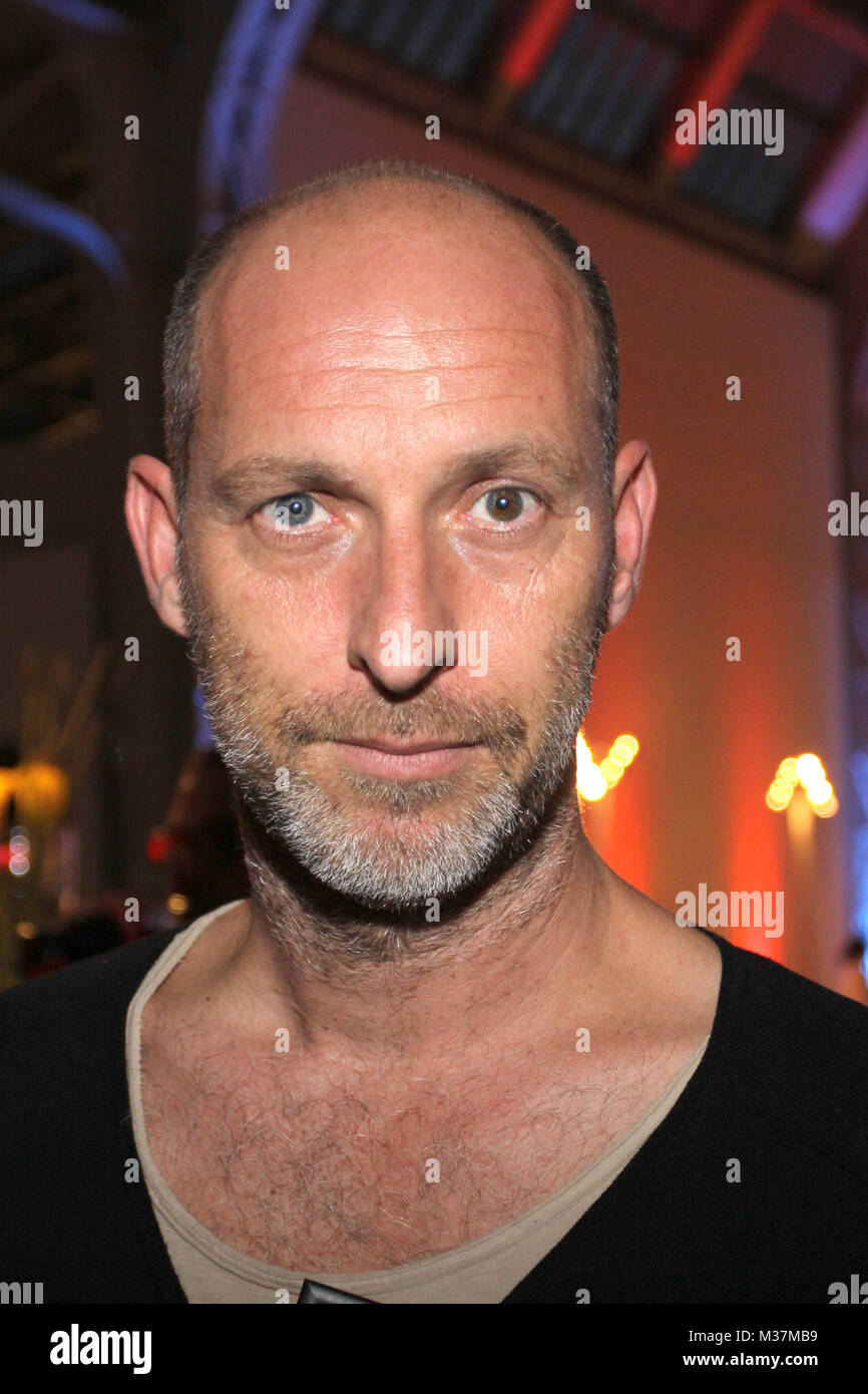 Trigger happy hi-res stock photography and images - Alamy