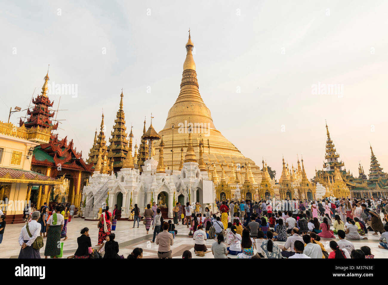 Burmese landmarks hi-res stock photography and images - Alamy