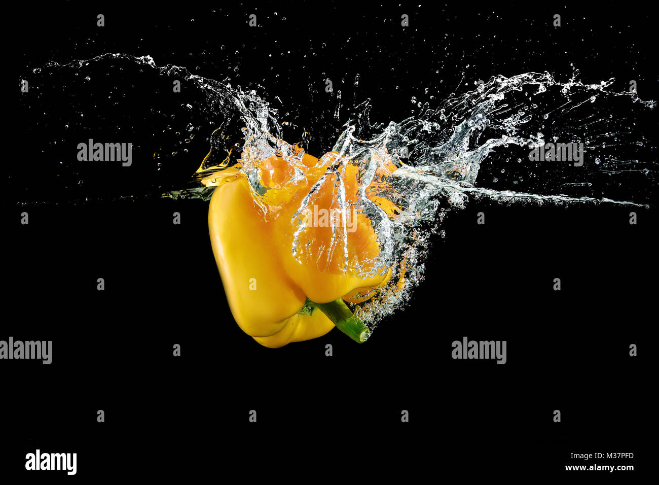 bell pepper in water with splash Stock Photo - Alamy
