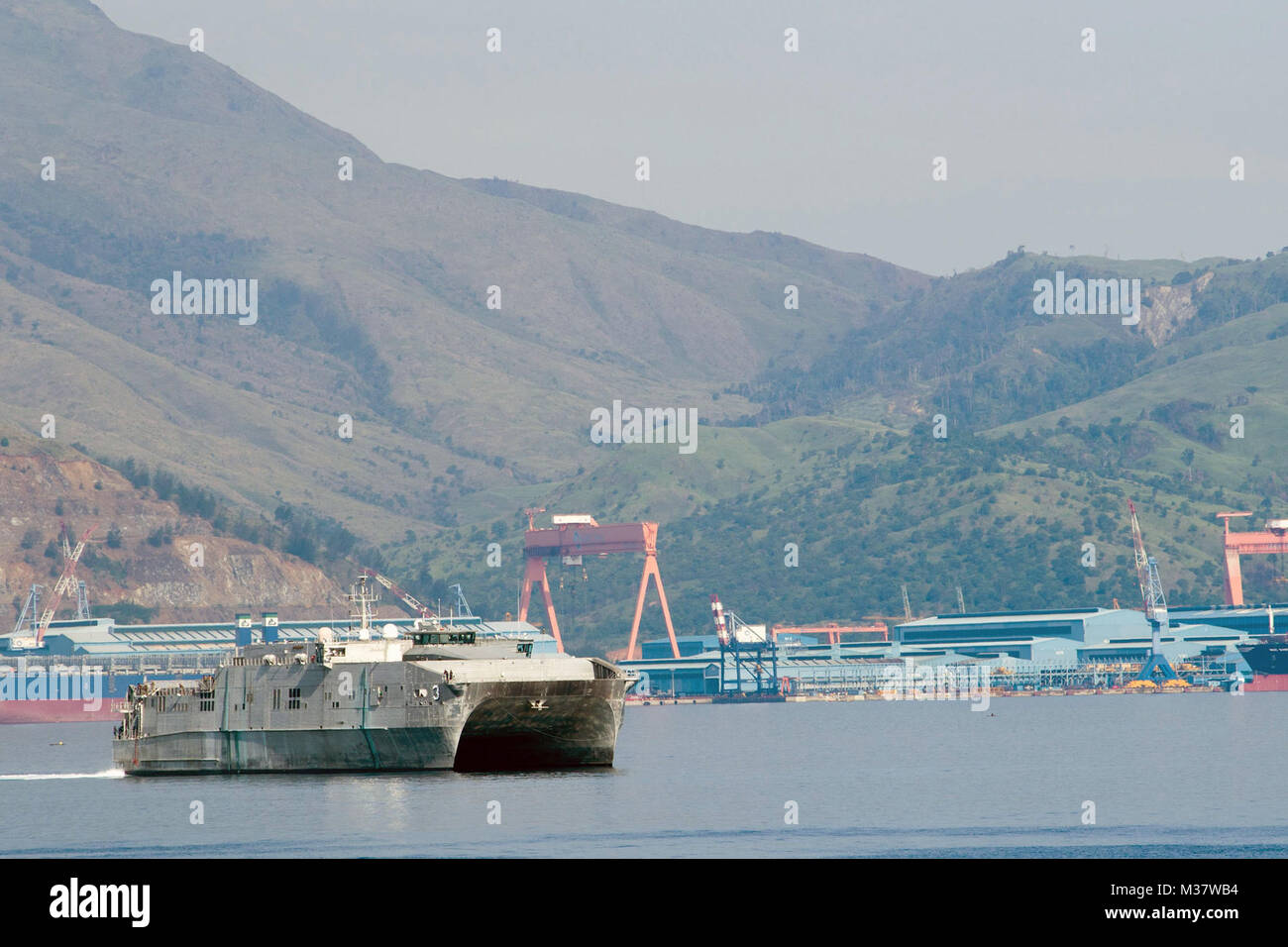 Philippines mass transit hi-res stock photography and images - Alamy