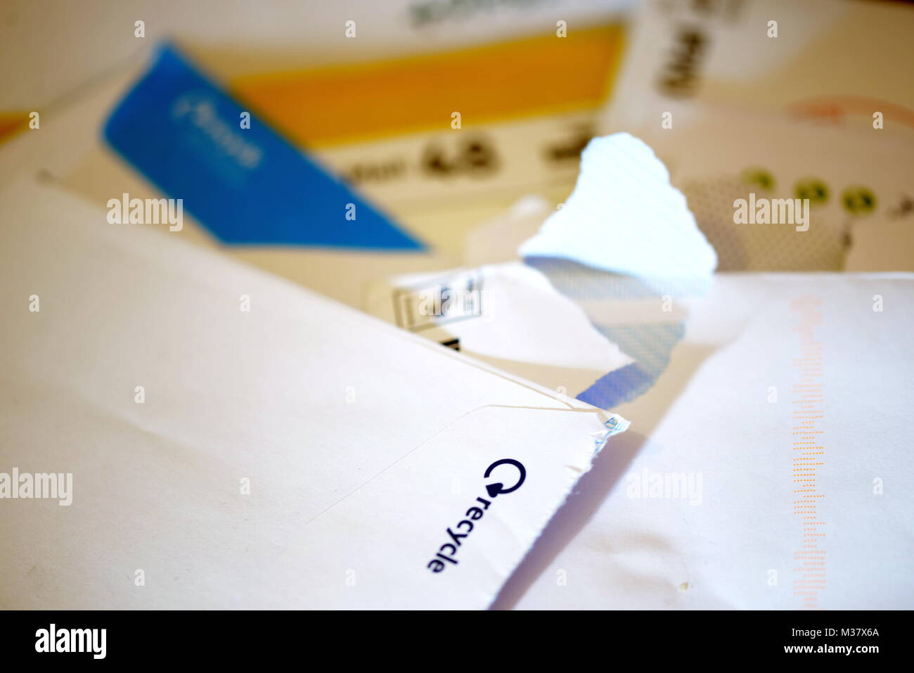 Pile of junk mail envelopes hi-res stock photography and images - Alamy