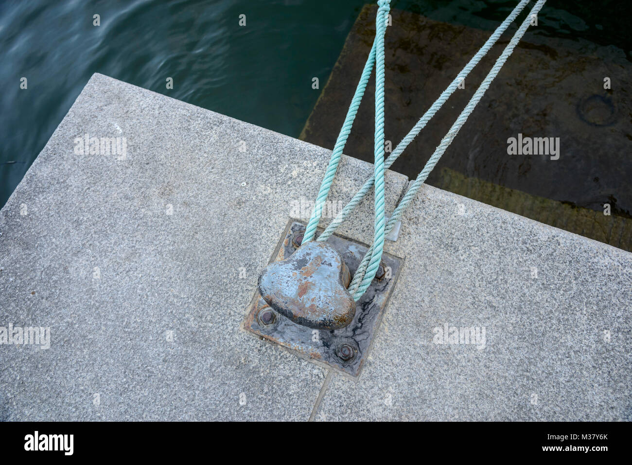 Marine tied boats ropes hi-res stock photography and images - Alamy