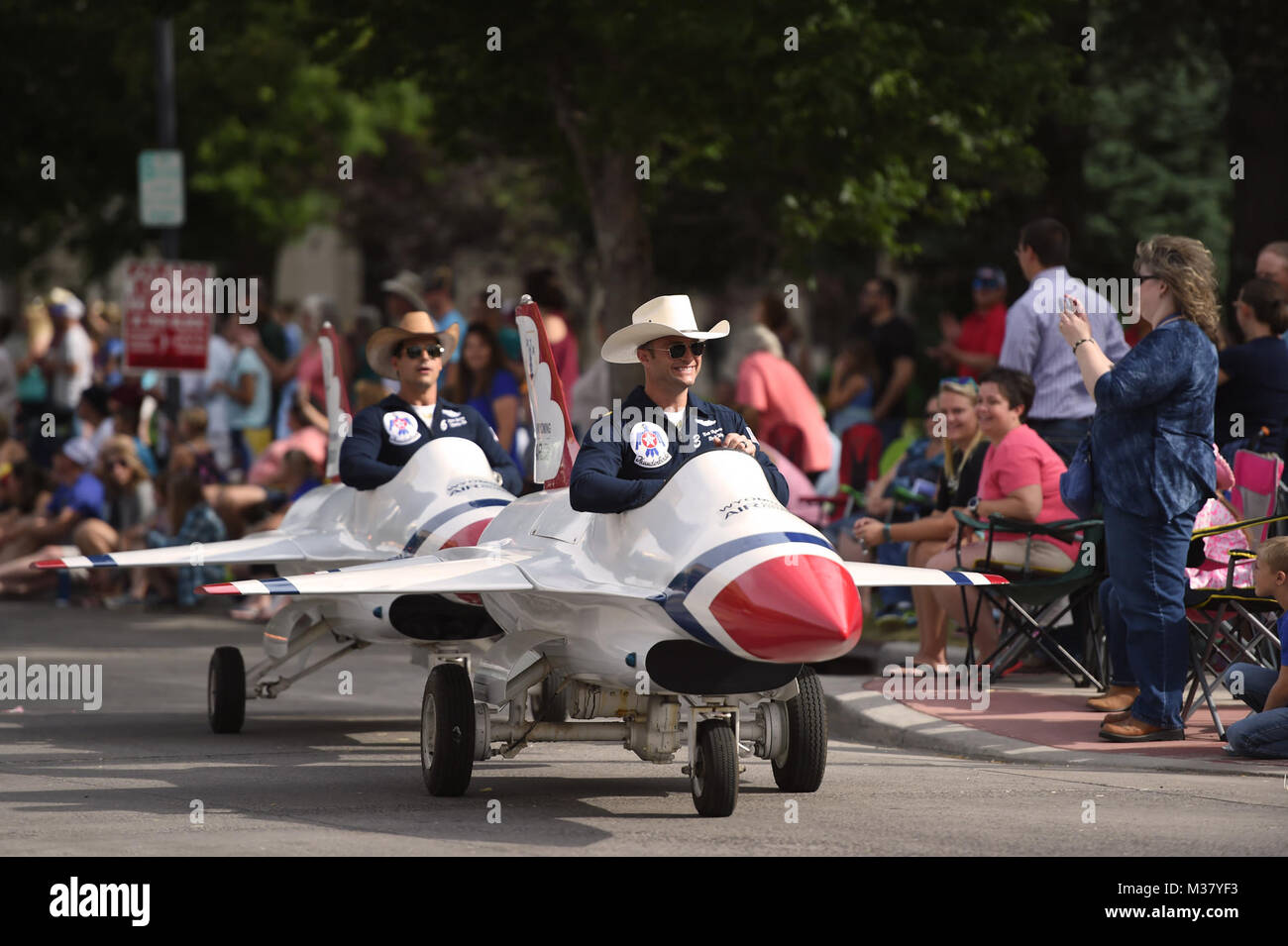 U.S. Air Force Thunderbirds pilots took their act to the streets for ...
