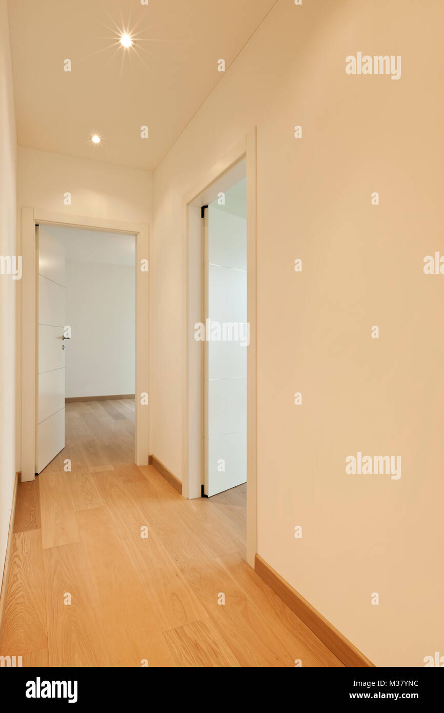 Floor with open doors hi-res stock photography and images - Alamy