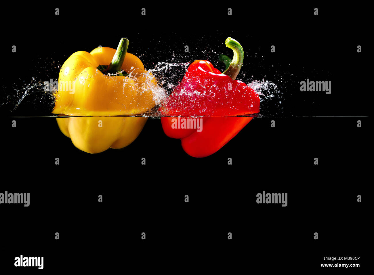bell pepper in water with splash Stock Photo - Alamy