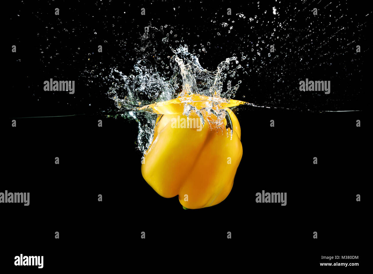 bell pepper in water with splash Stock Photo - Alamy