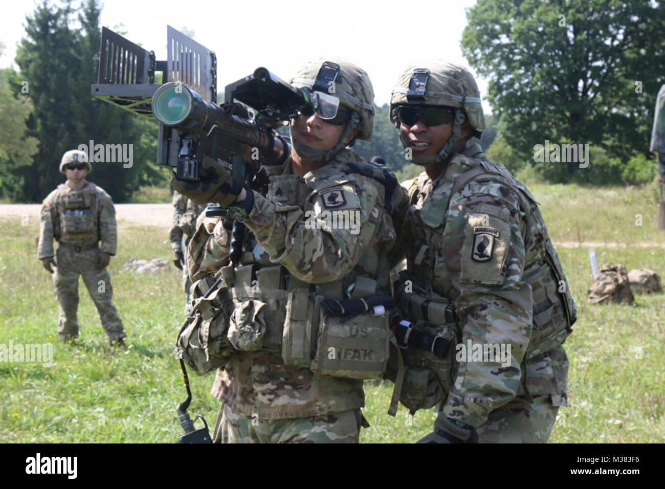 U.S. Soldiers practice target engagement with Stinger Missile weapon ...