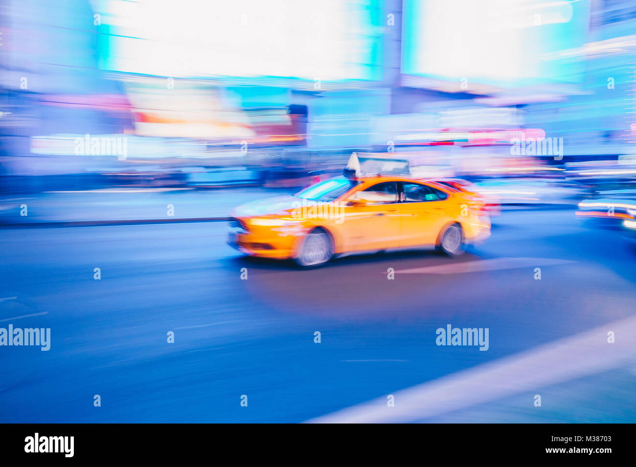 Long shutter speeds hi-res stock photography and images - Alamy