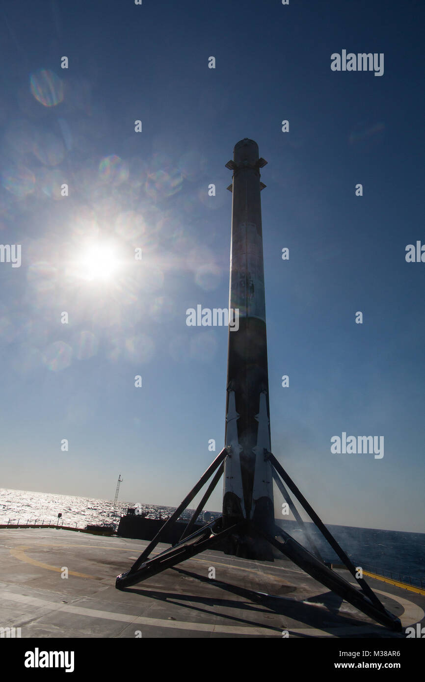Crs 10 dragon hi-res stock photography and images - Alamy