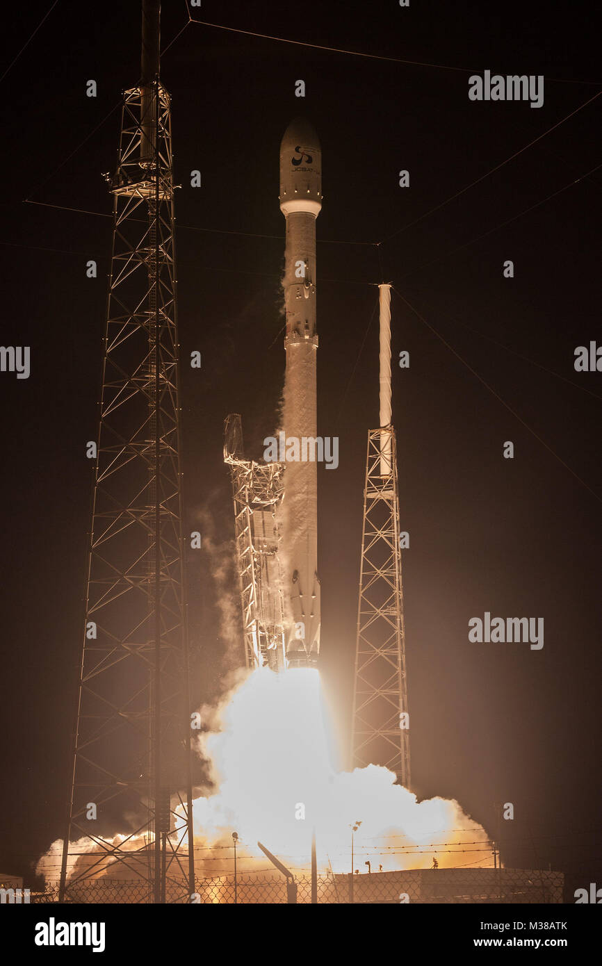Falcon launch vehicles hi-res stock photography and images - Alamy