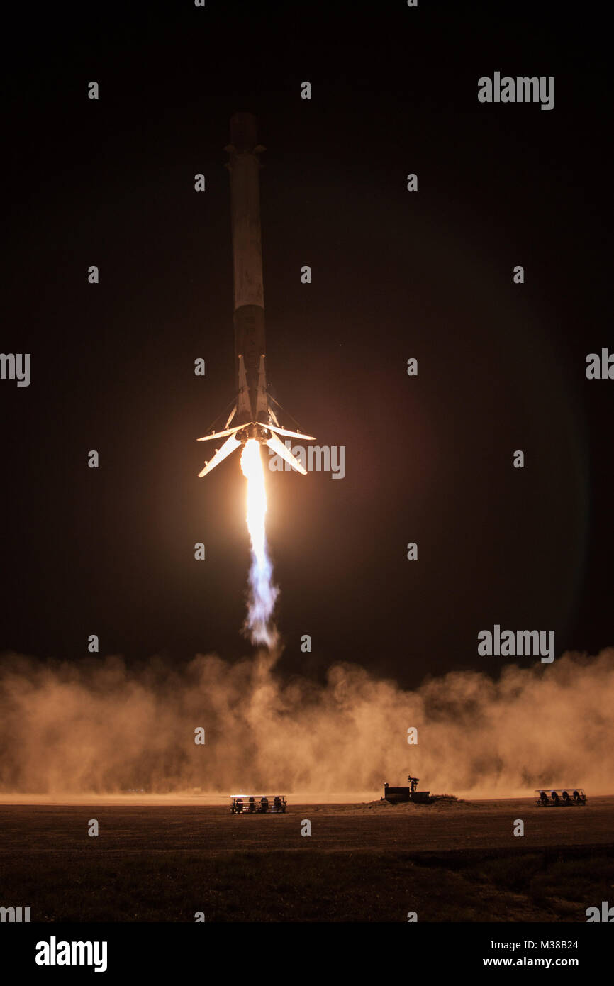 CRS-9 launched the Dragon capsule aboard the Falcon 9 rocket for ...