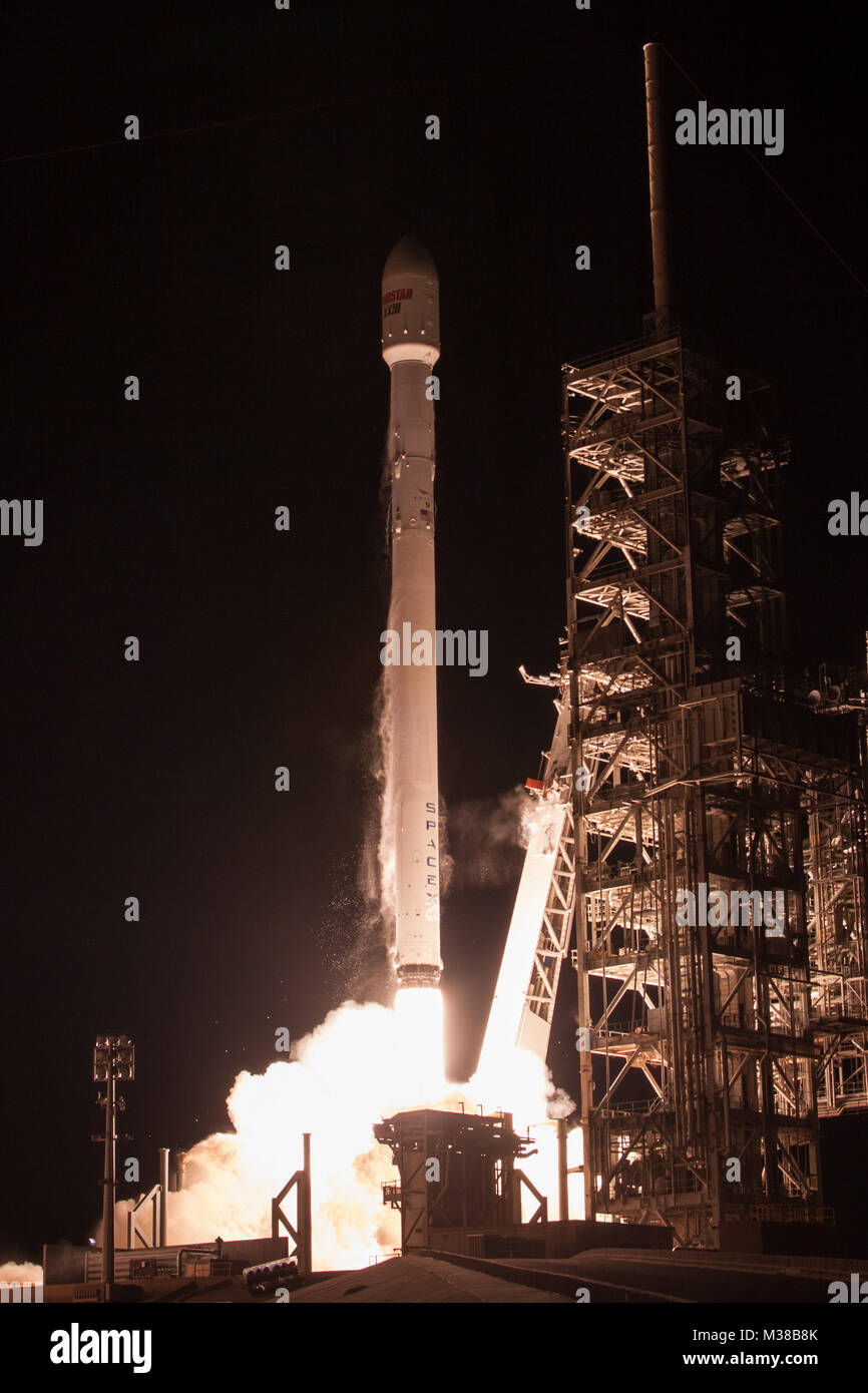 Echostar hi-res stock photography and images - Alamy