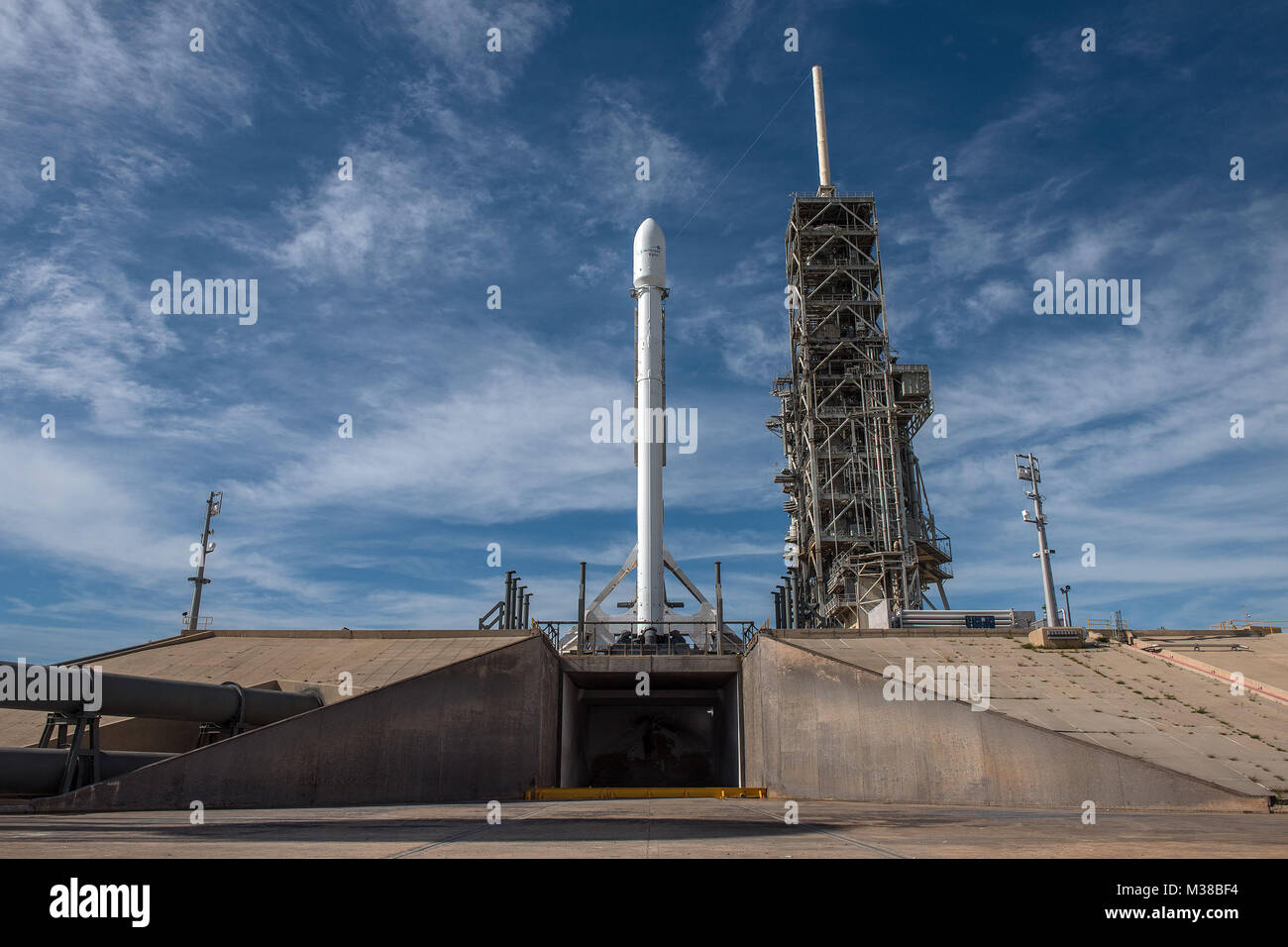 SpaceX's Falcon 9 launched the Intelsat 35e communications satellite ...
