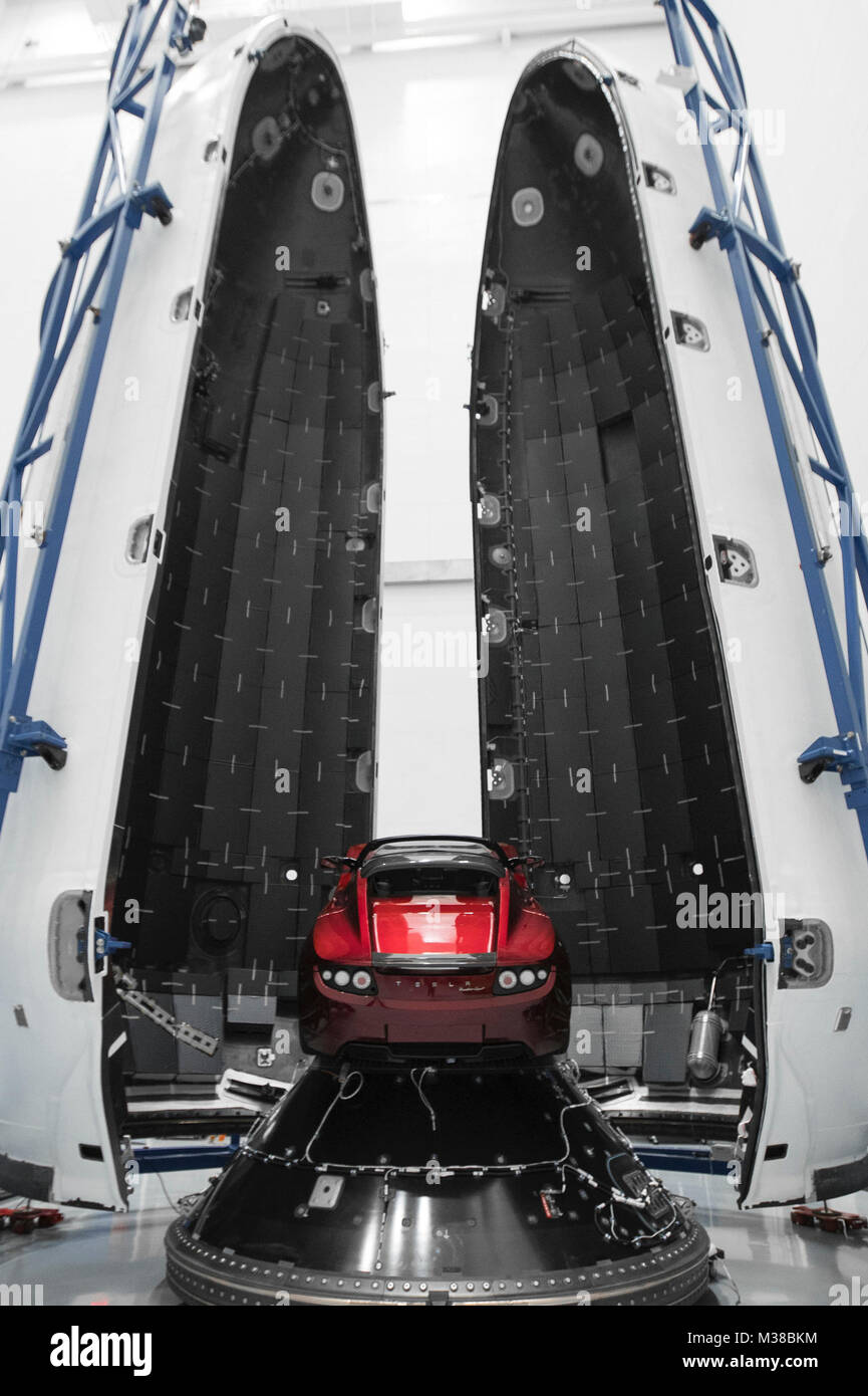 Falcon heavy landing hi-res stock photography and images - Alamy