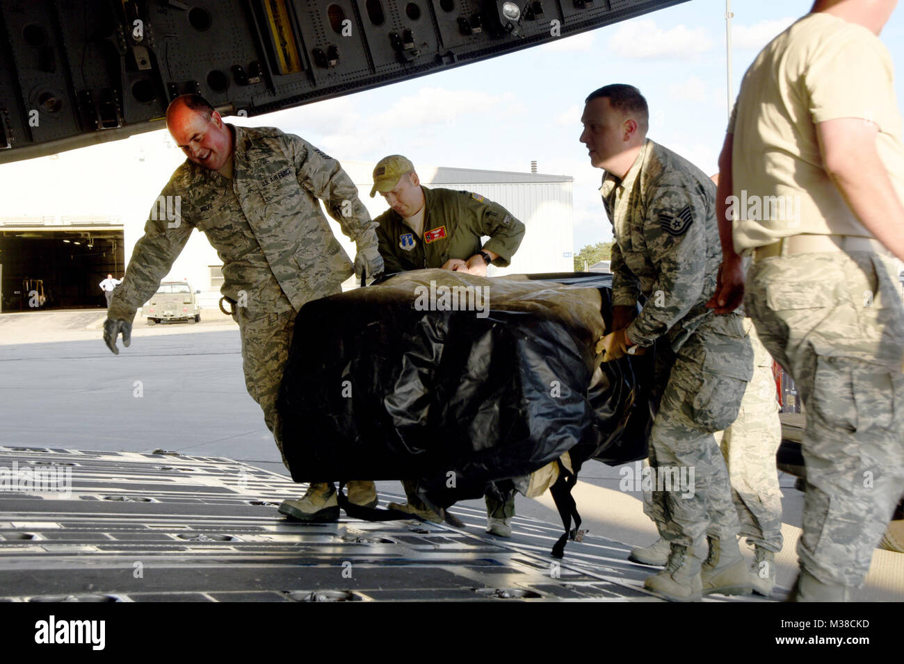 Airmen from the 269th Combat Communications Squadron, Ohio Air National ...