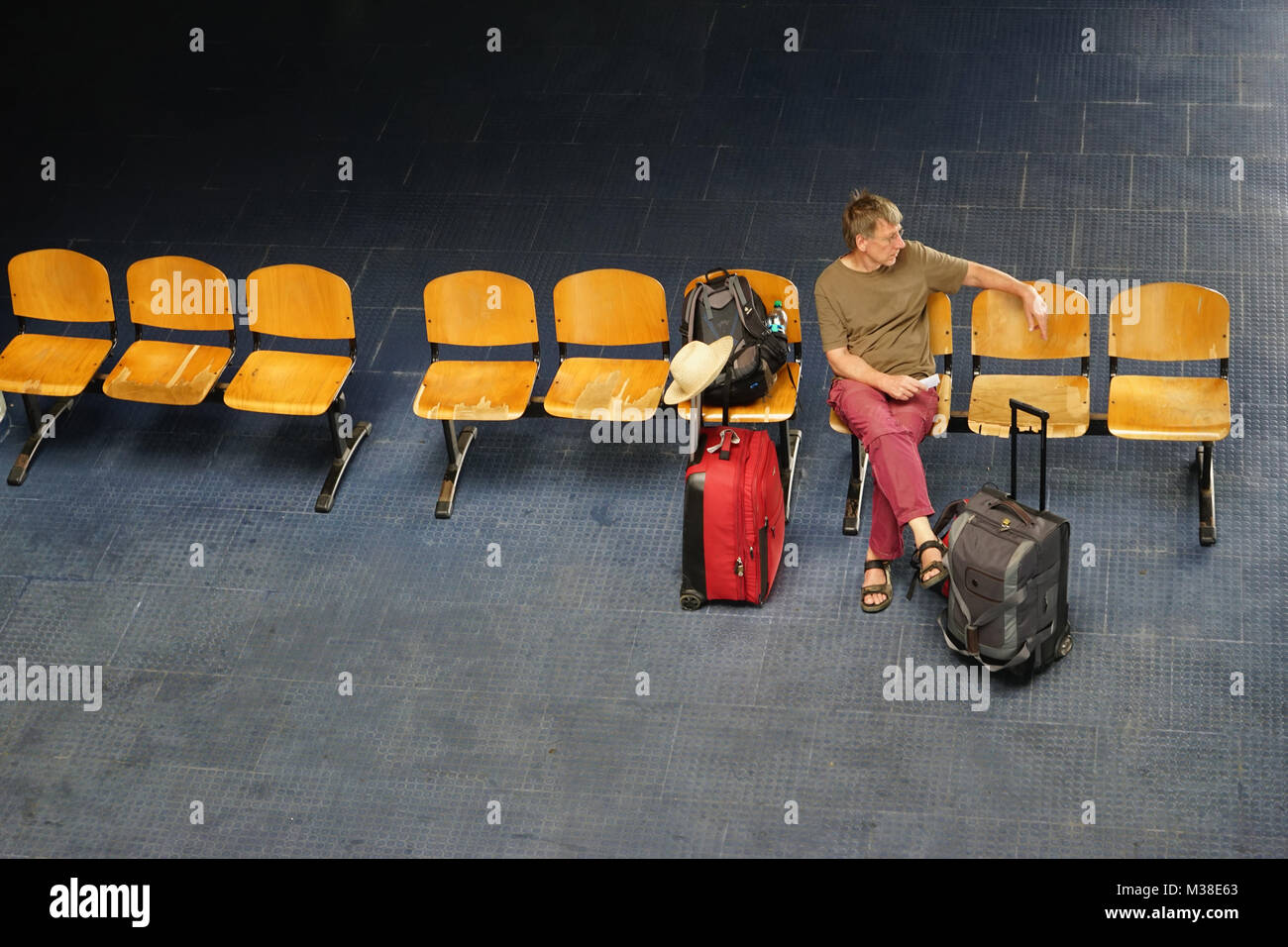Waiting hall hi-res stock photography and images - Alamy
