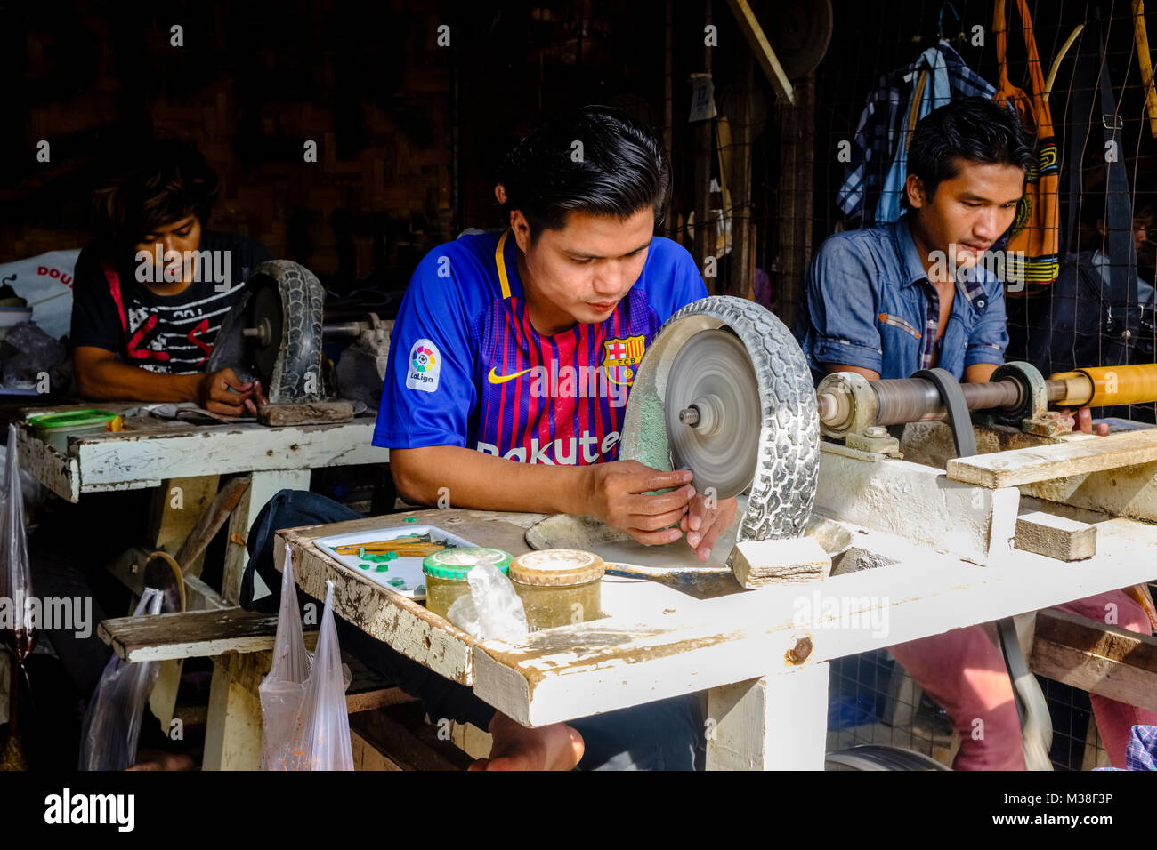 Myanmar jade hi-res stock photography and images - Alamy