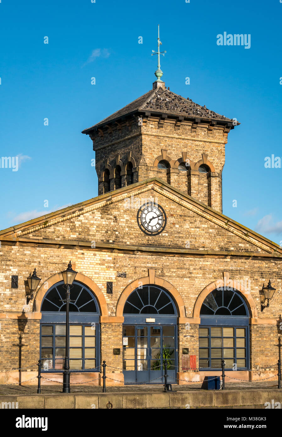 Victorian brick building hi-res stock photography and images - Alamy