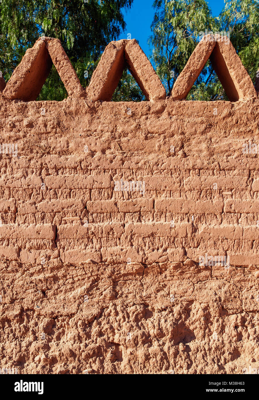 Wall adobe chile hi-res stock photography and images - Alamy