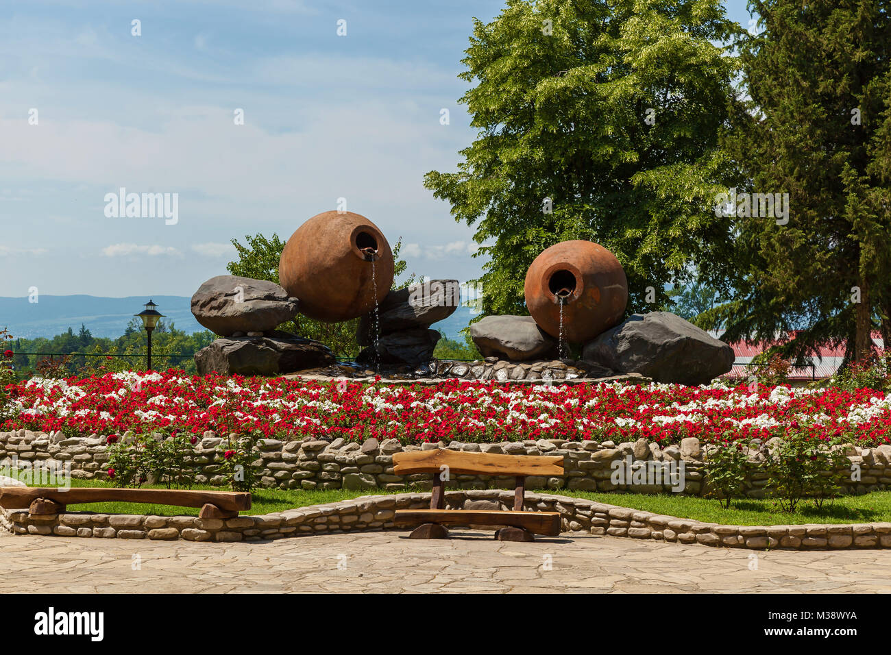 Kvevri hi-res stock photography and images - Alamy