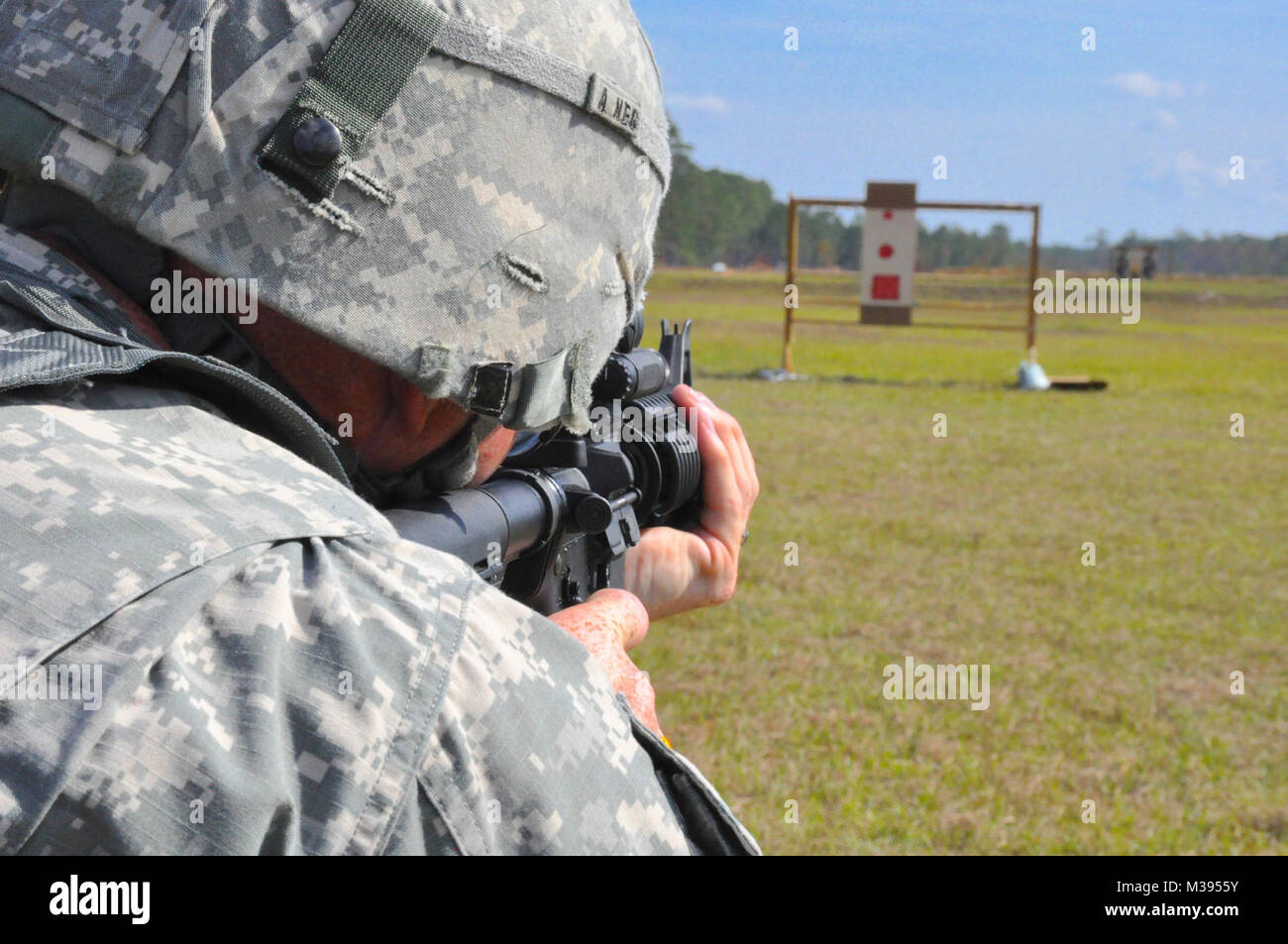 Target acquired hi-res stock photography and images - Alamy