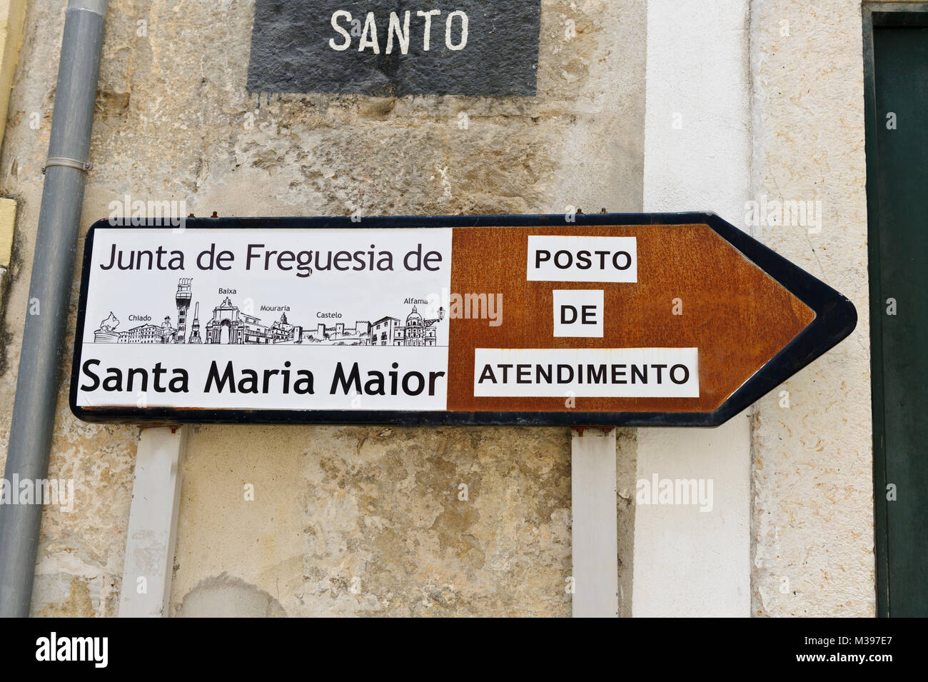 Road sign Lisbon, Portugal Stock Photo - Alamy