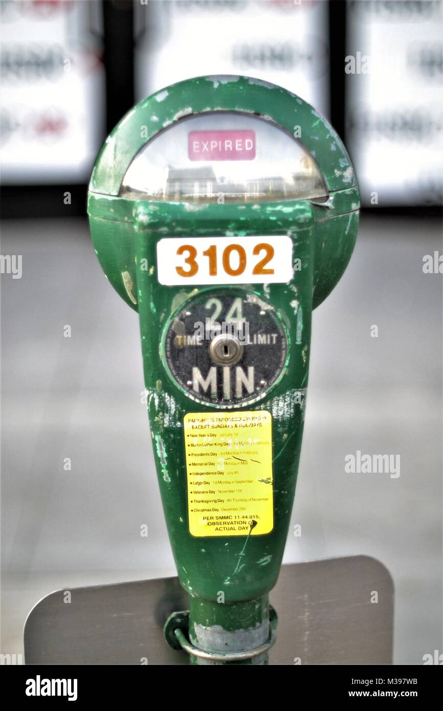 Expired parking meter Stock Photo - Alamy