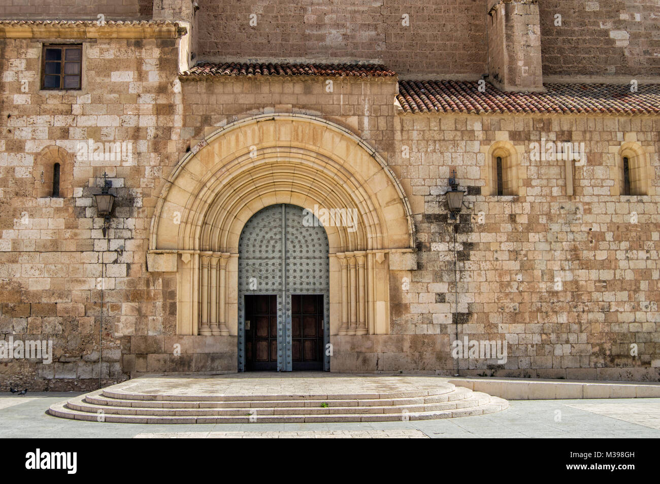 Neo romanesque architecture hi-res stock photography and images - Alamy