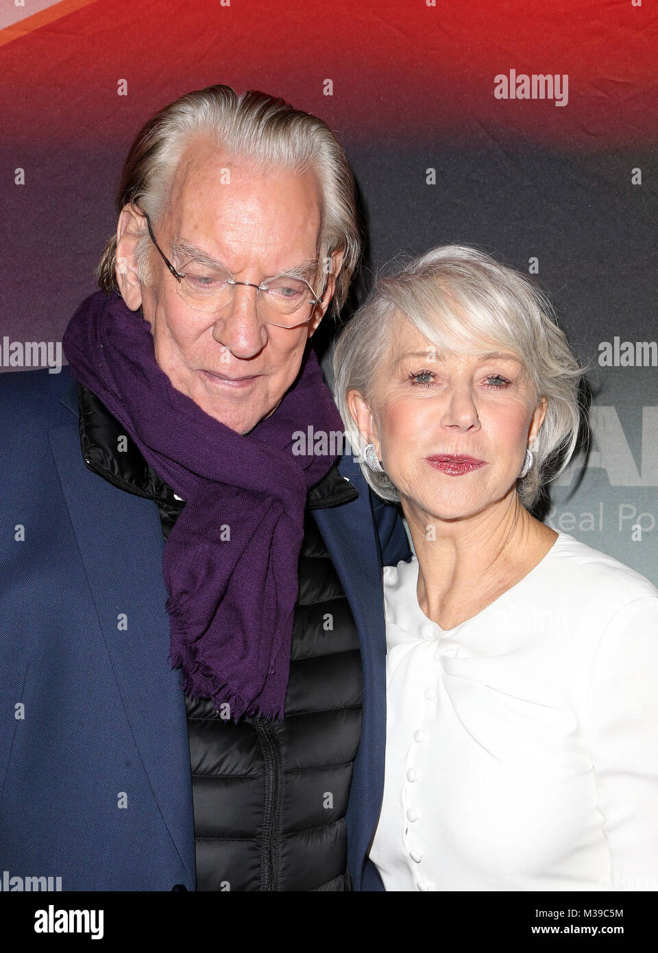 Donald sutherland helen mirren hi-res stock photography and images - Alamy