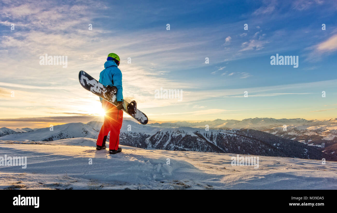 Off piste snowboarder hi-res stock photography and images - Alamy