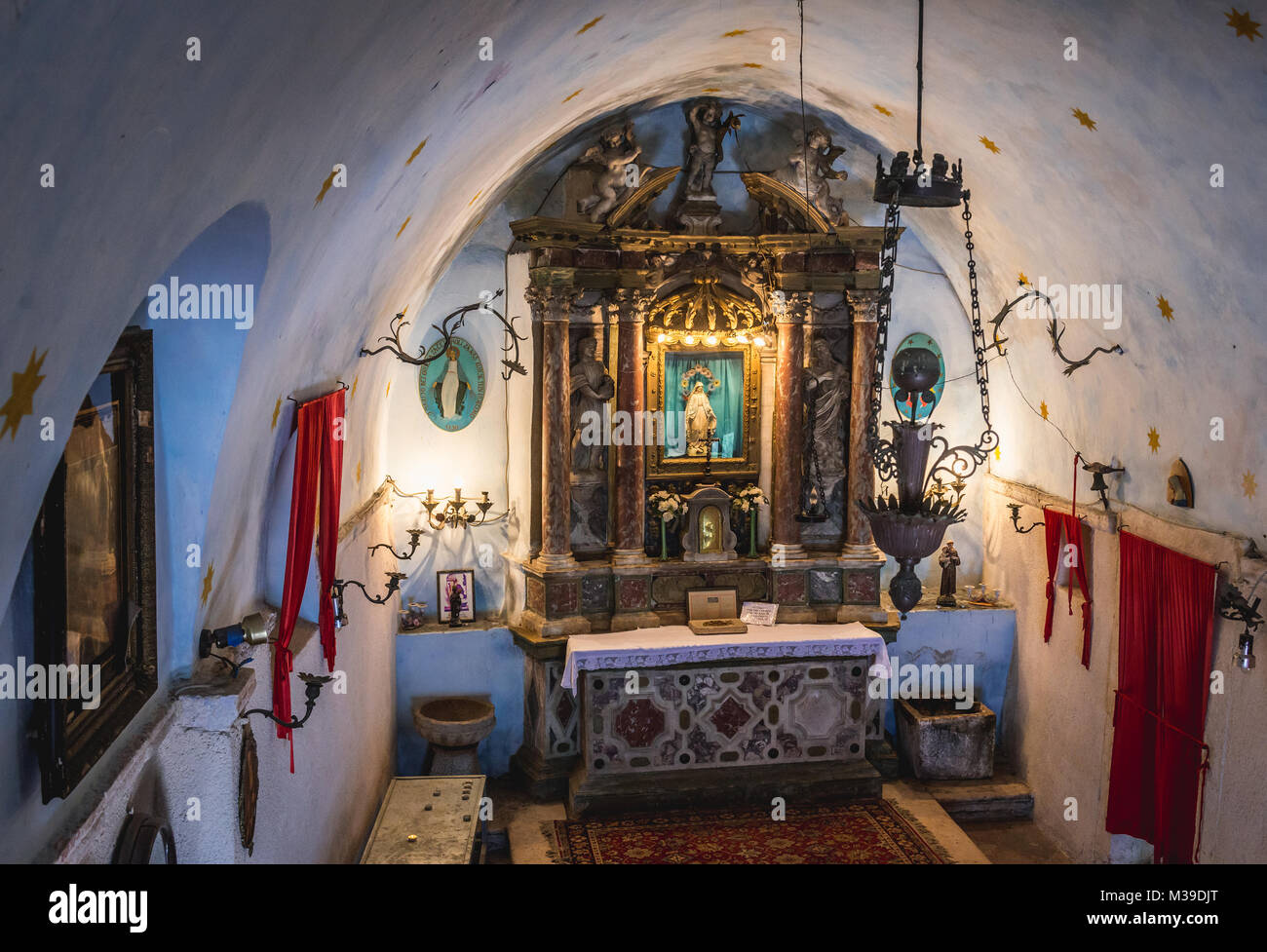 Altar in old small church hi-res stock photography and images - Alamy