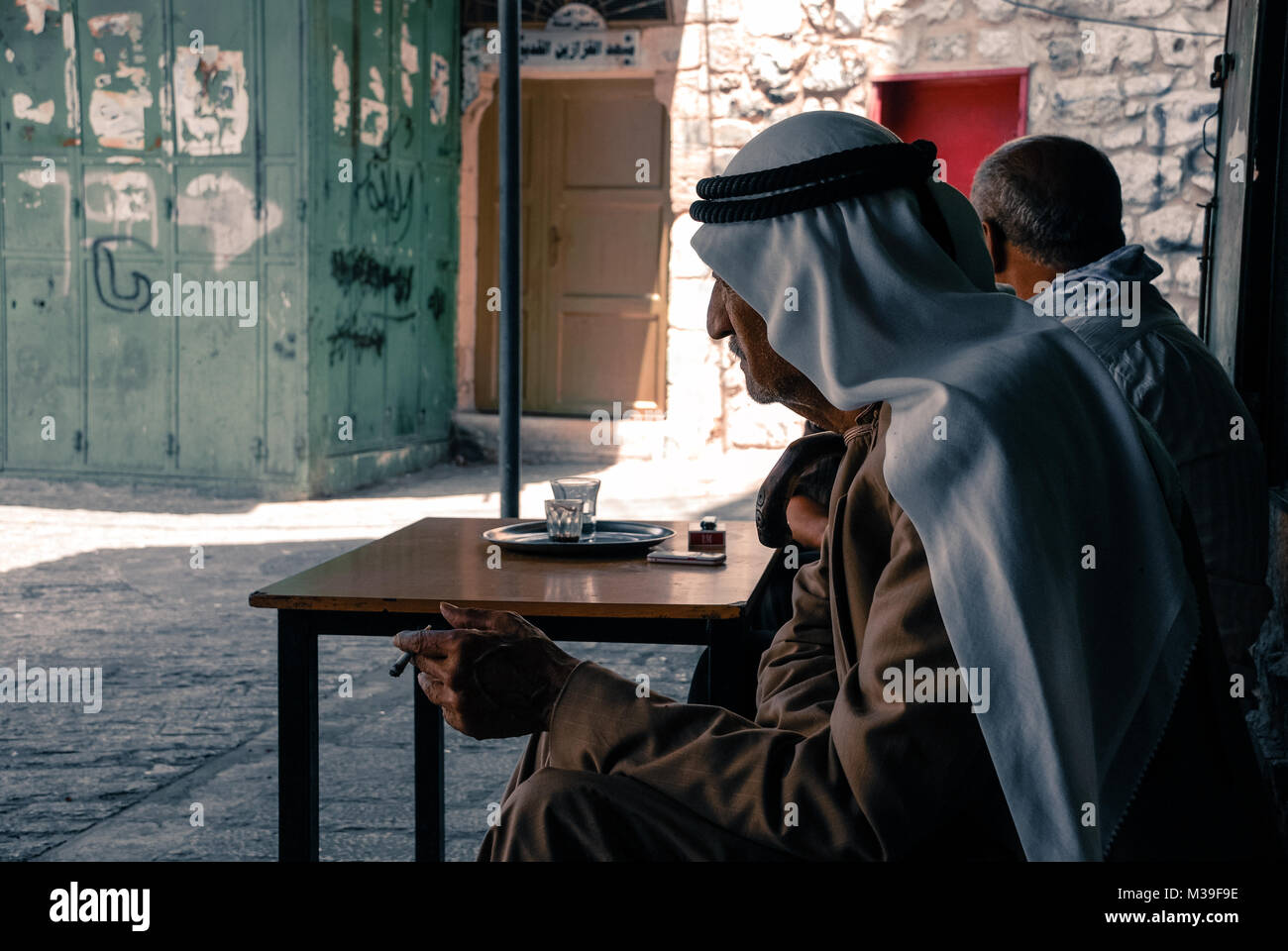 Palestinian man in traditional clothes hi-res stock photography and ...