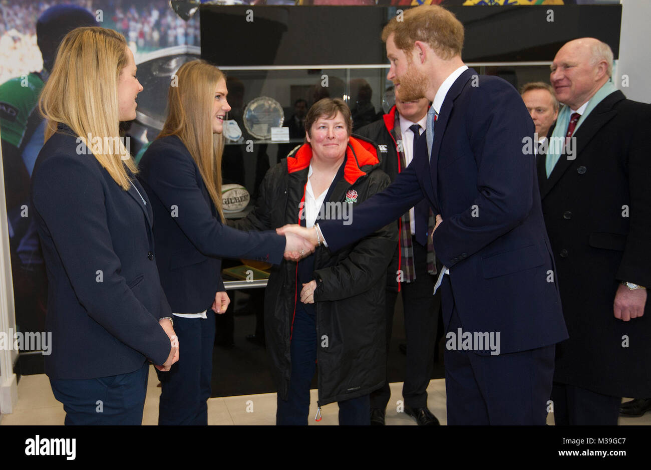 Prince Harry meets injured Vice Caption Amber Reed (left) and rested ...