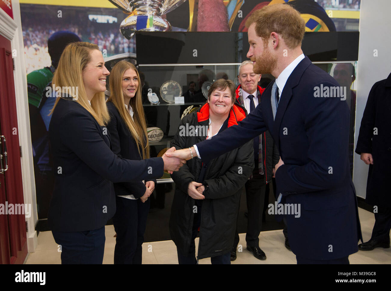 Prince Harry meets injured Vice Caption Amber Reed (left) and rested ...