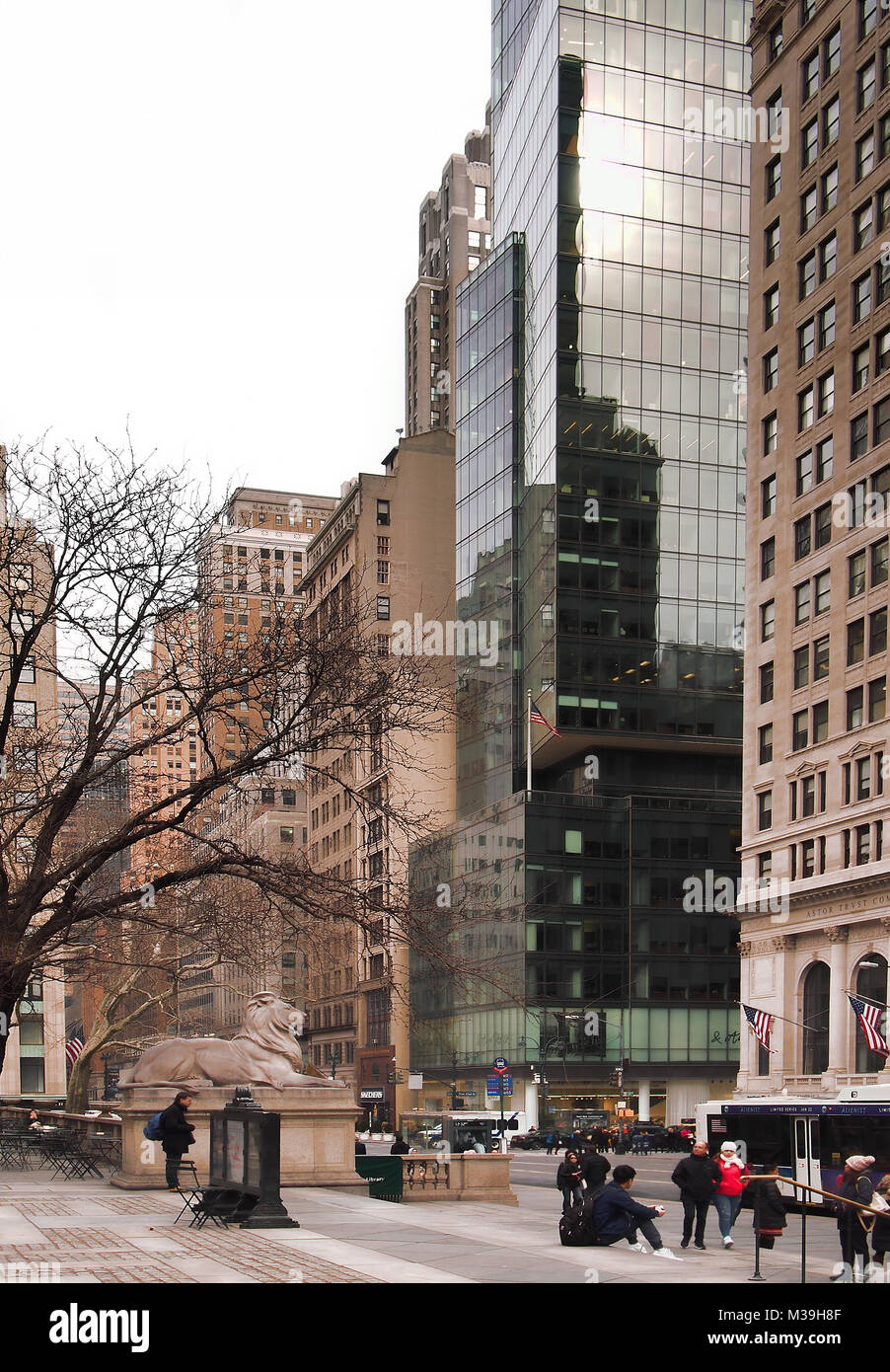 5th avenue and 41st street, ny hi-res stock photography and images - Alamy