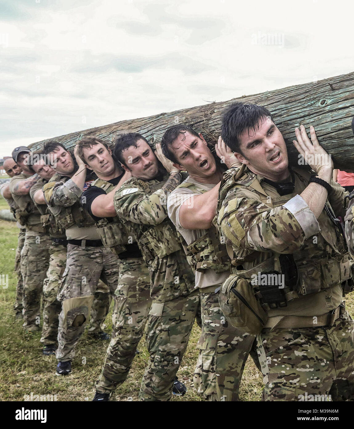 U.S. Soldiers participate in a battalion endurance event aboard Torii ...
