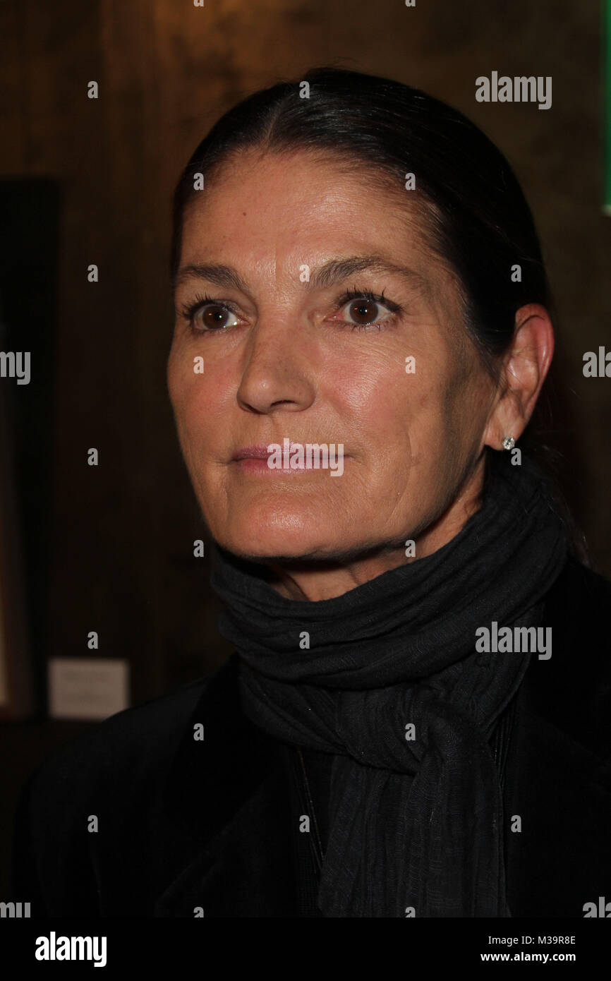 Barbara mcqueen hi-res stock photography and images - Alamy