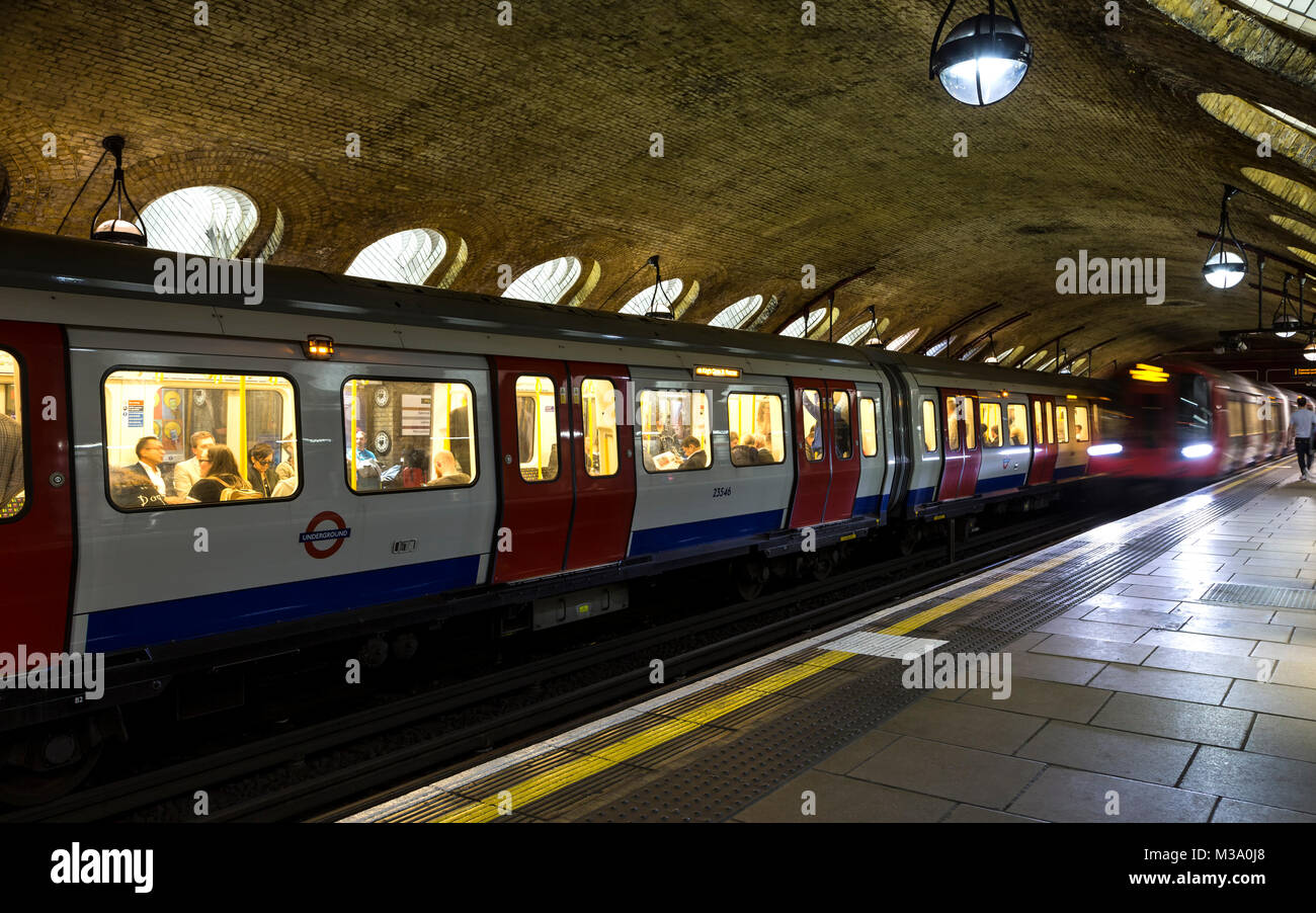 Underground trains station hi-res stock photography and images - Alamy