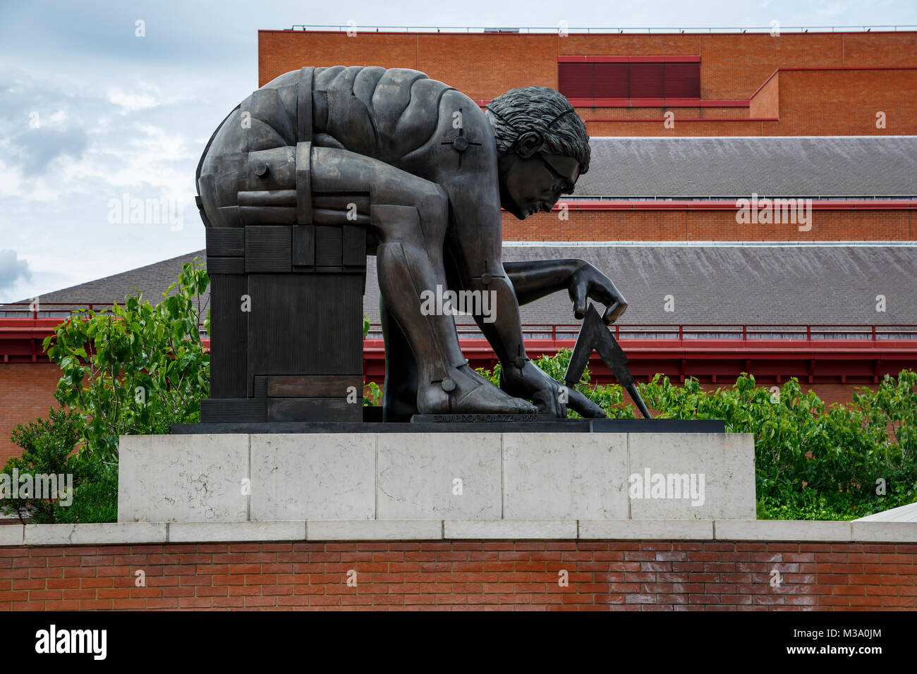 Statue of william newton hi-res stock photography and images - Alamy