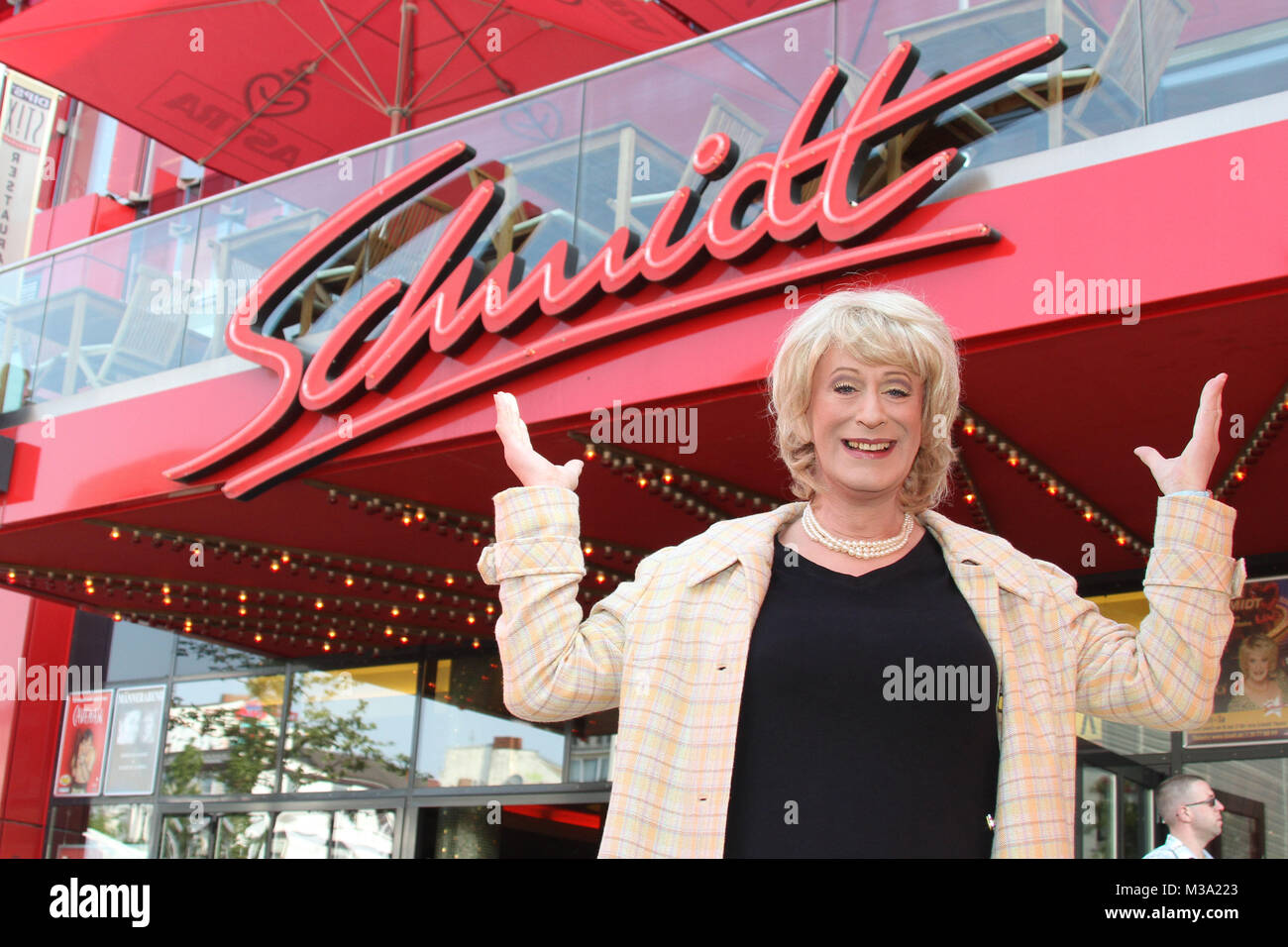 LILO WANDERS praesentiert erstmals auf ihrer "TOUR DE SCHMIDT" die ...